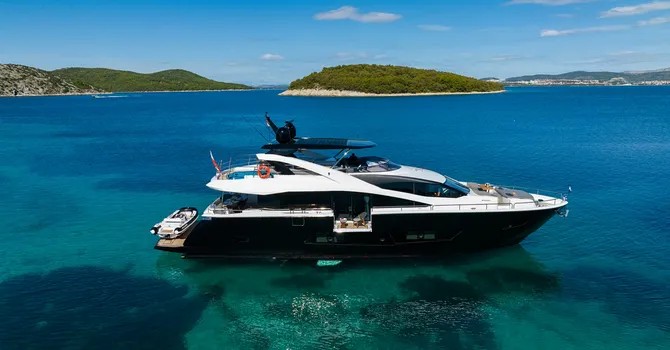 BLACK MAMBA yacht for charter (Sunseeker, 26.3m, 2020)